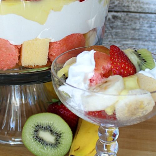 Strawberry Kiwi Trifle | SweetOrdeal.com | Easy dessert | Low calorie